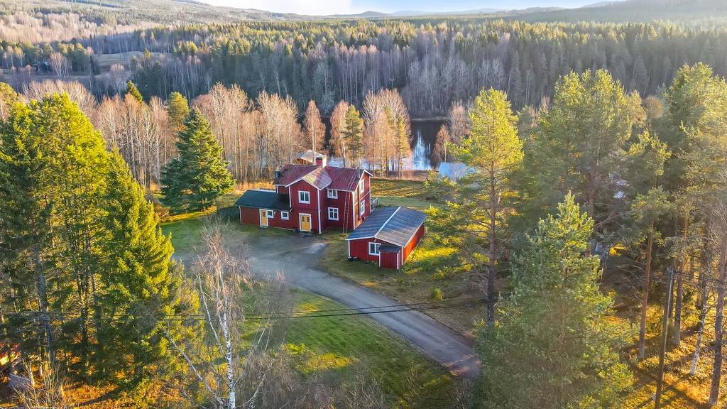 Haus am See in Schweden kaufen - Schwedenimmobilien24